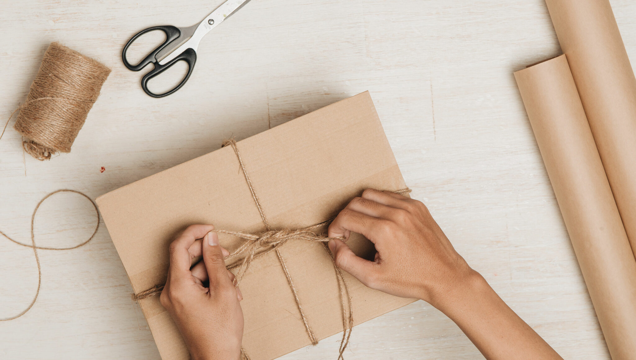 How To Properly Wrap A Gift Hamper